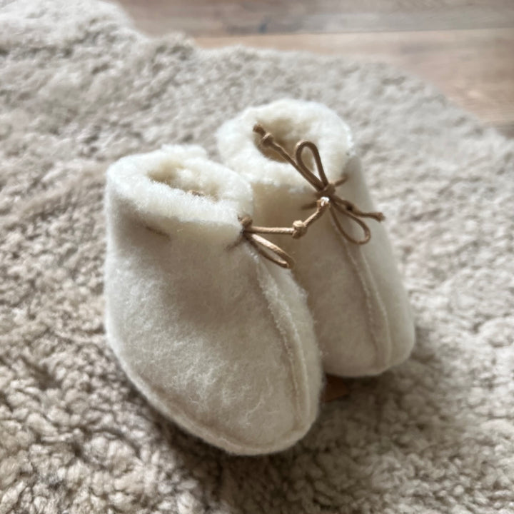 Pure Wool Fleece Baby Booties – Idyll Home