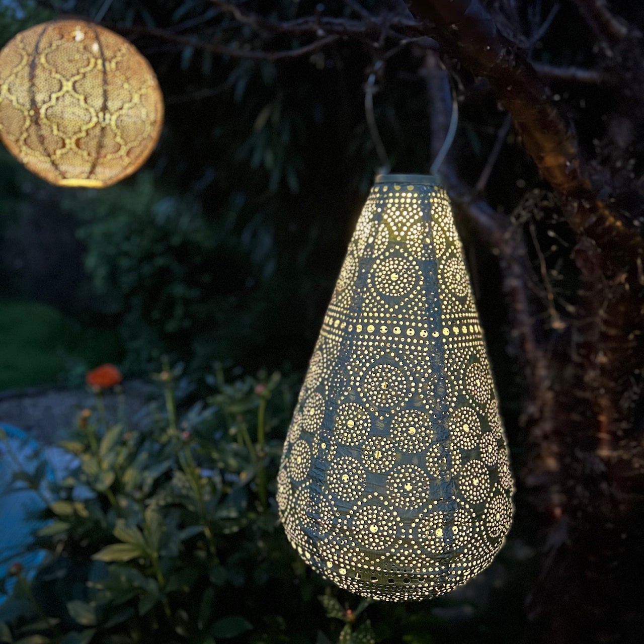 Sage Green Drop Solar Lantern | Solar-Powered Garden Light – Idyll Home